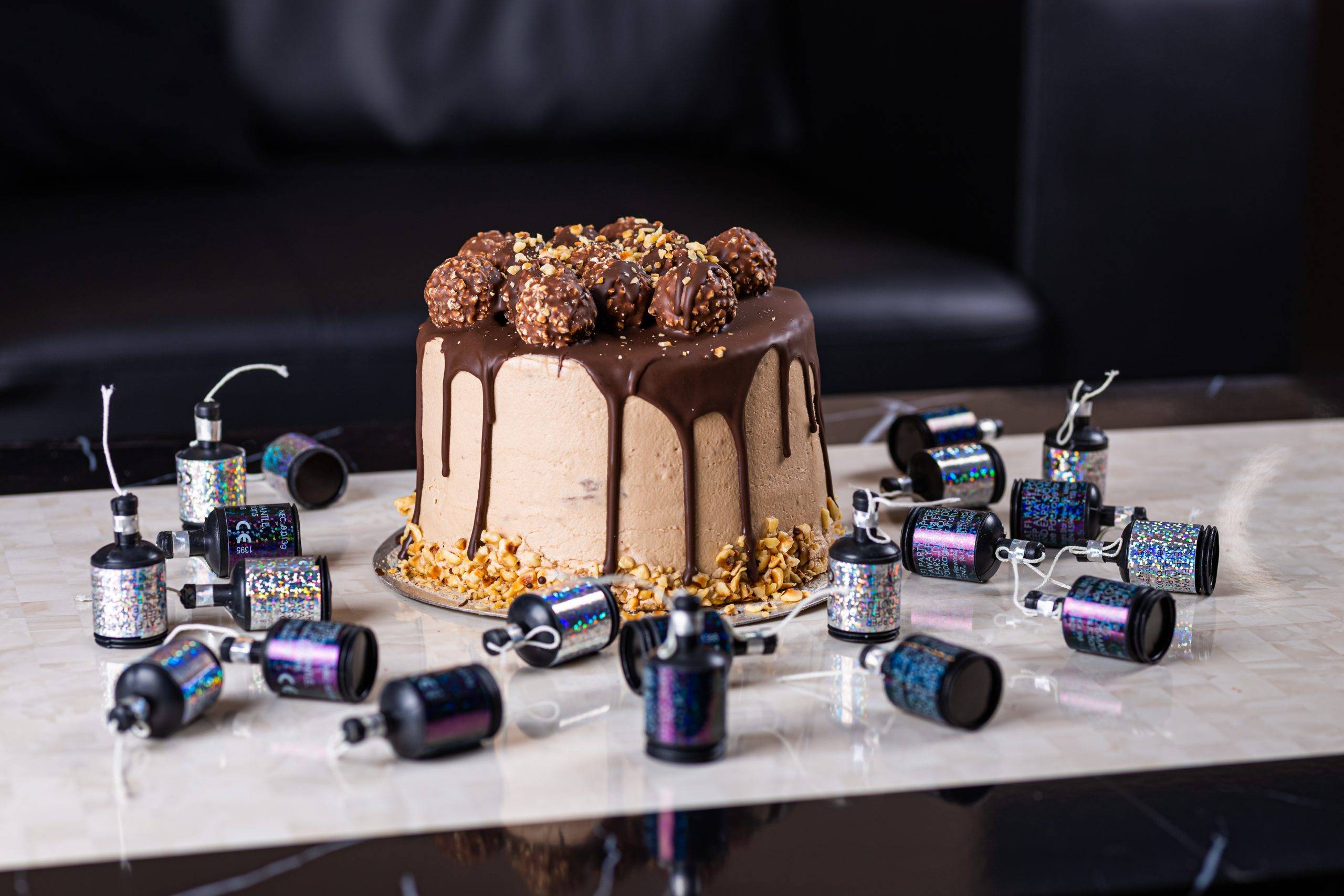 Black Holographic Poppers (20 per pack) – Desserts Delivered Bakery
